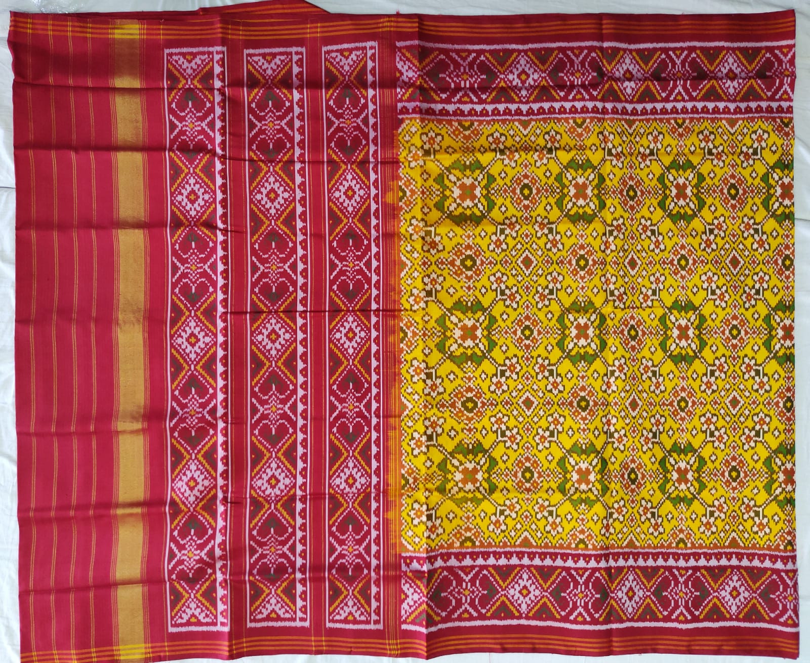 EXclusive Semi Ikkat Patan Patola Saree with silk mark label - Jackyll Mart